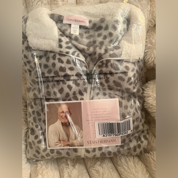stan herman | Intimates & Sleepwear | Nwt Stan Herman Comfy Gray ...